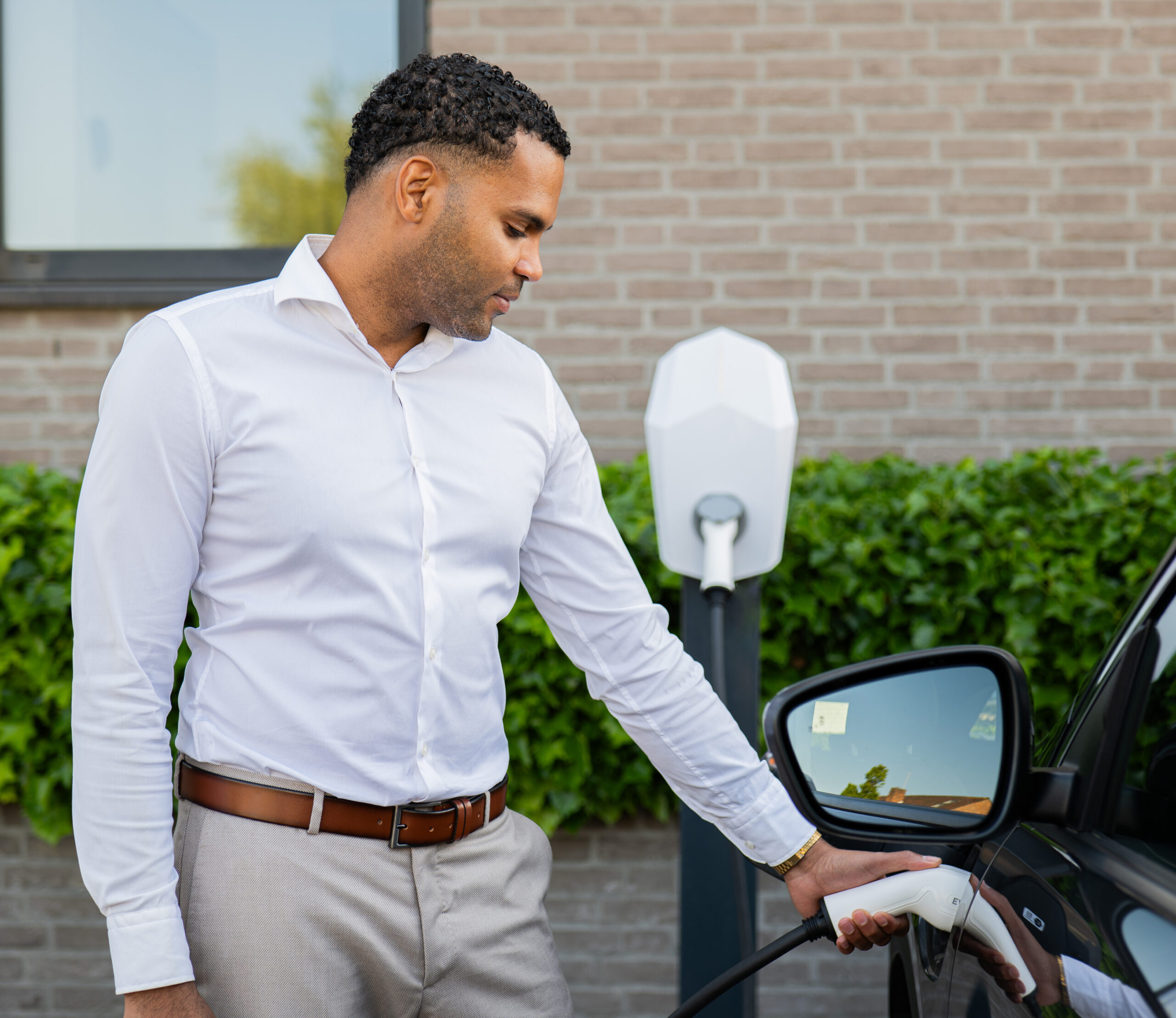 Laadpaal voor thuis: Slim, snel en voordelig laden - Zelfstroom
